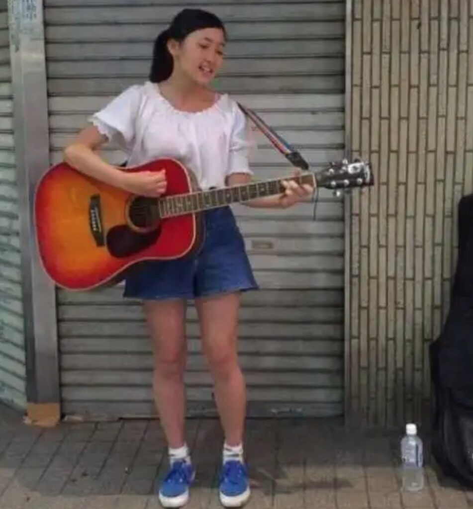 幾多りらの恋愛事情。学生時代から激モテ！大学1年でAyaseとYOASOBI結成 - FES ROCK