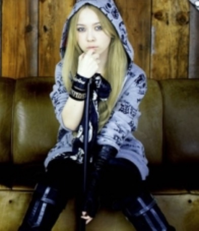 川瀬智子の若い頃の美貌と現在。奥田俊作と結婚。旦那との子供の存在 - FES ROCK